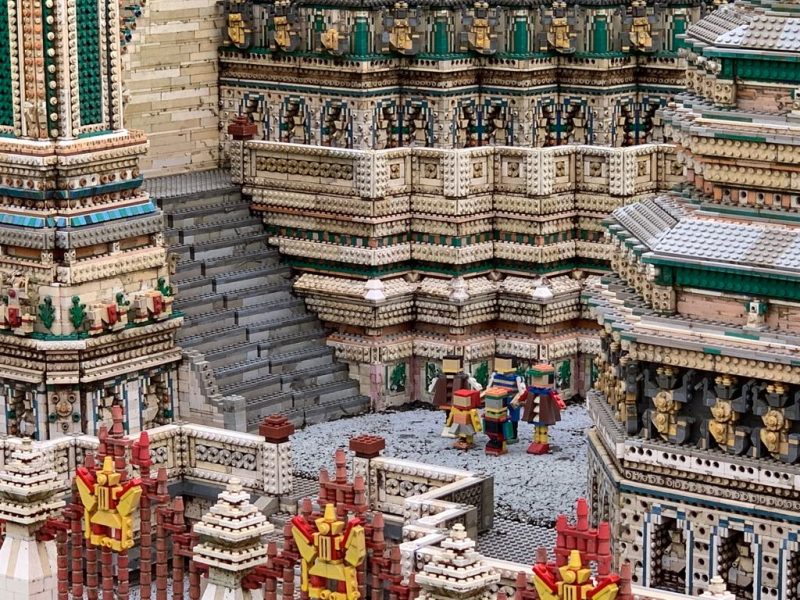 Miniatur KLCC merupakan struktur LEGO tertinggi di LEGOLAND Malaysia ...
