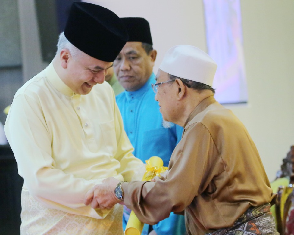 Kisah mufti yang menghapuskan amalan ‘Tabal Jin’ & mencabar jin di ...