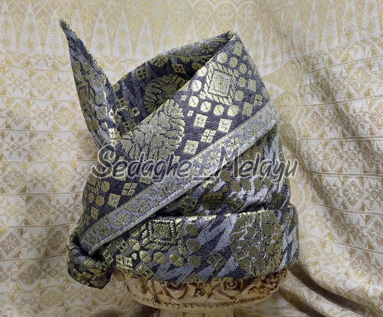 Tanjak Melayu: Aksesori kehormatan bangsa, mempunyai maksud dalam ...