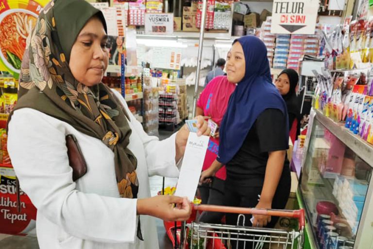 Ada nampak label MyKasih ni masa beli belah? Ini tujuannya.